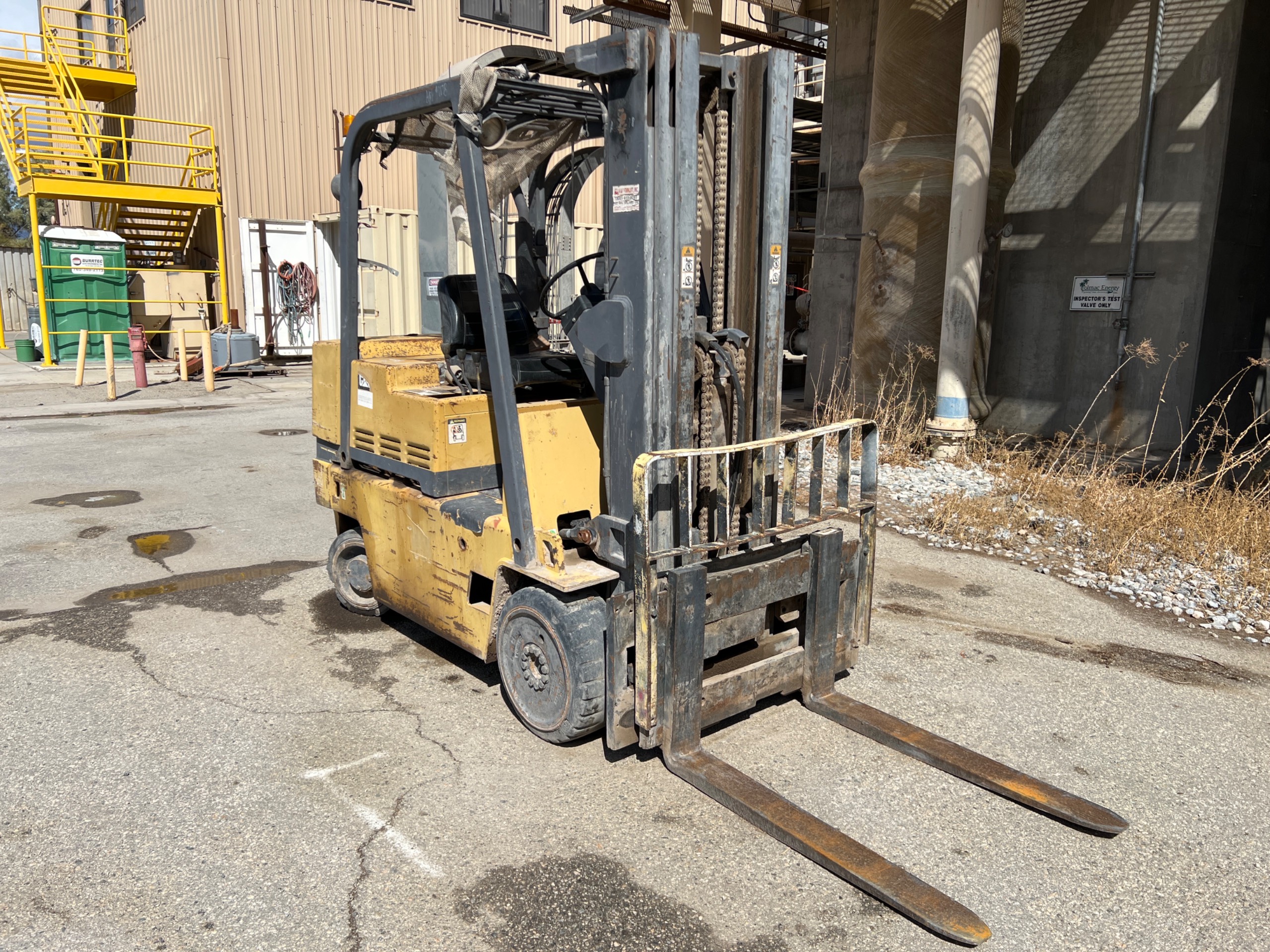 CATERPILLAR T70D SIT-DOWN FORKLIFT For Sale | Aucto