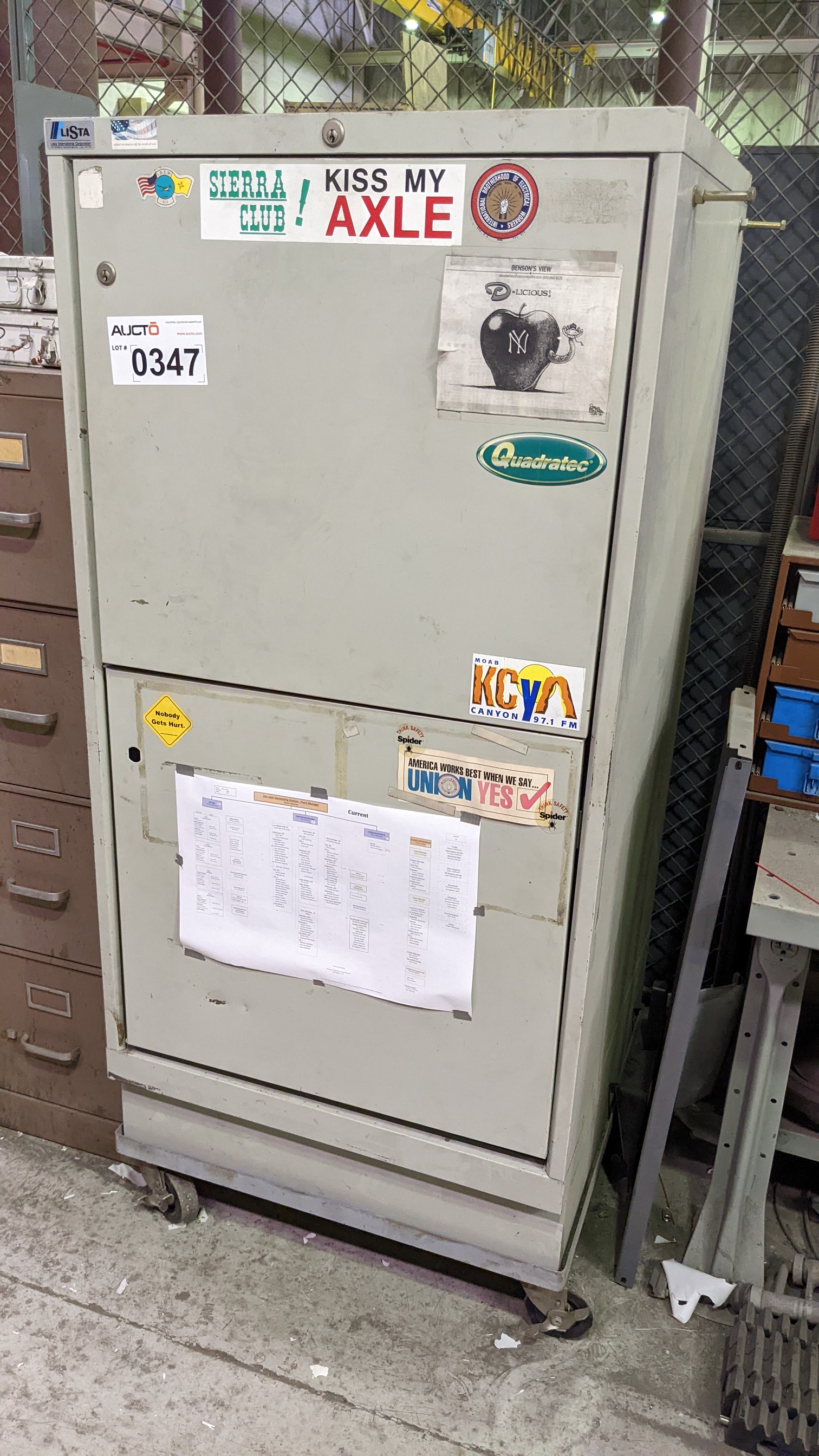 LISTA TOOL BOX WITH CONTENTS