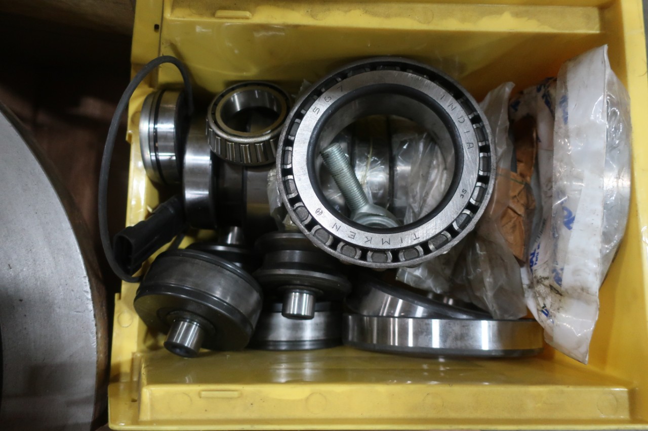 PALLET OF ASSORTED BEARINGS, BEARING PARTS AND ACCESSORIES