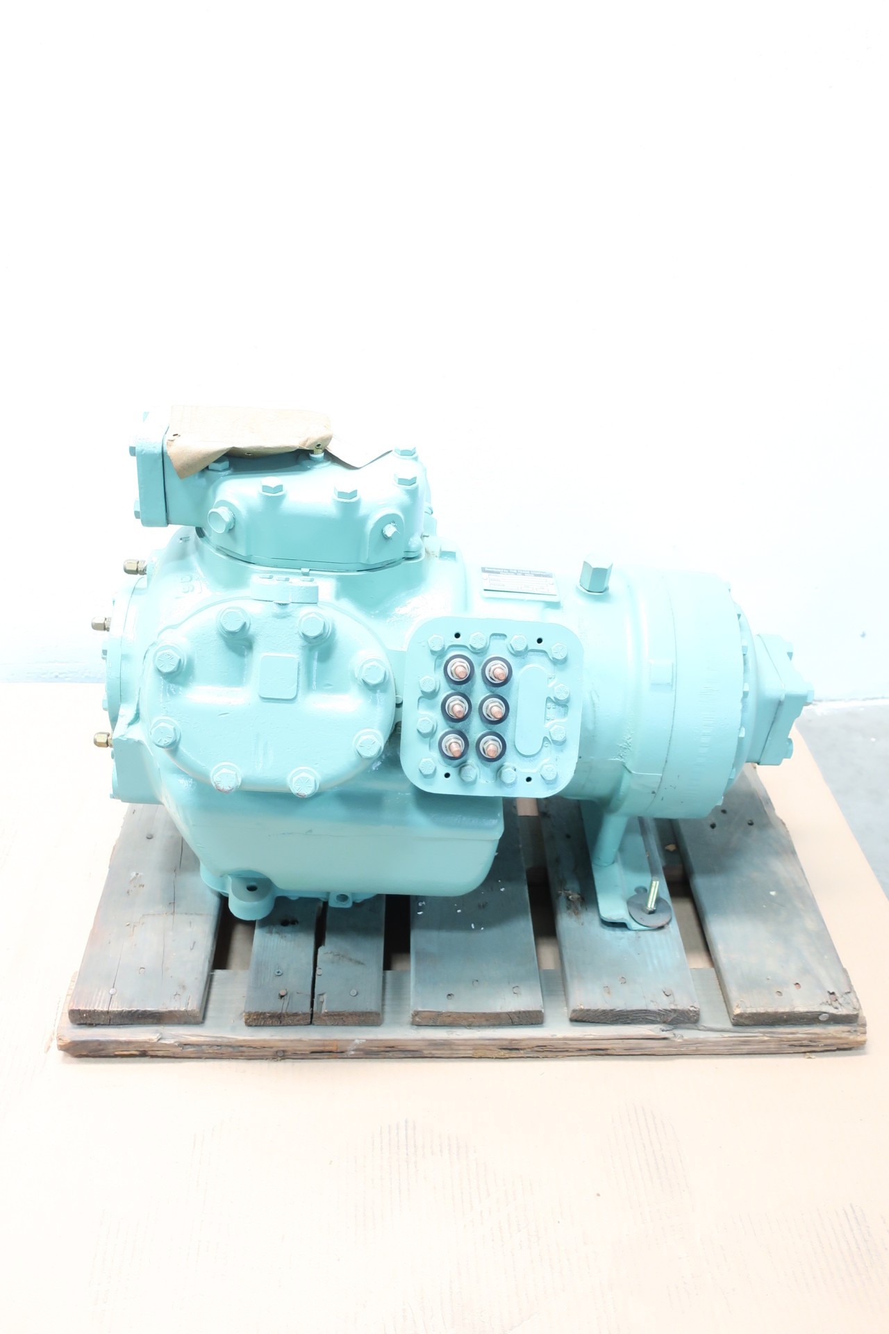 TRANE CARRIER CARLYLE RECIPROCATING COMPRESSOR For Sale | Aucto