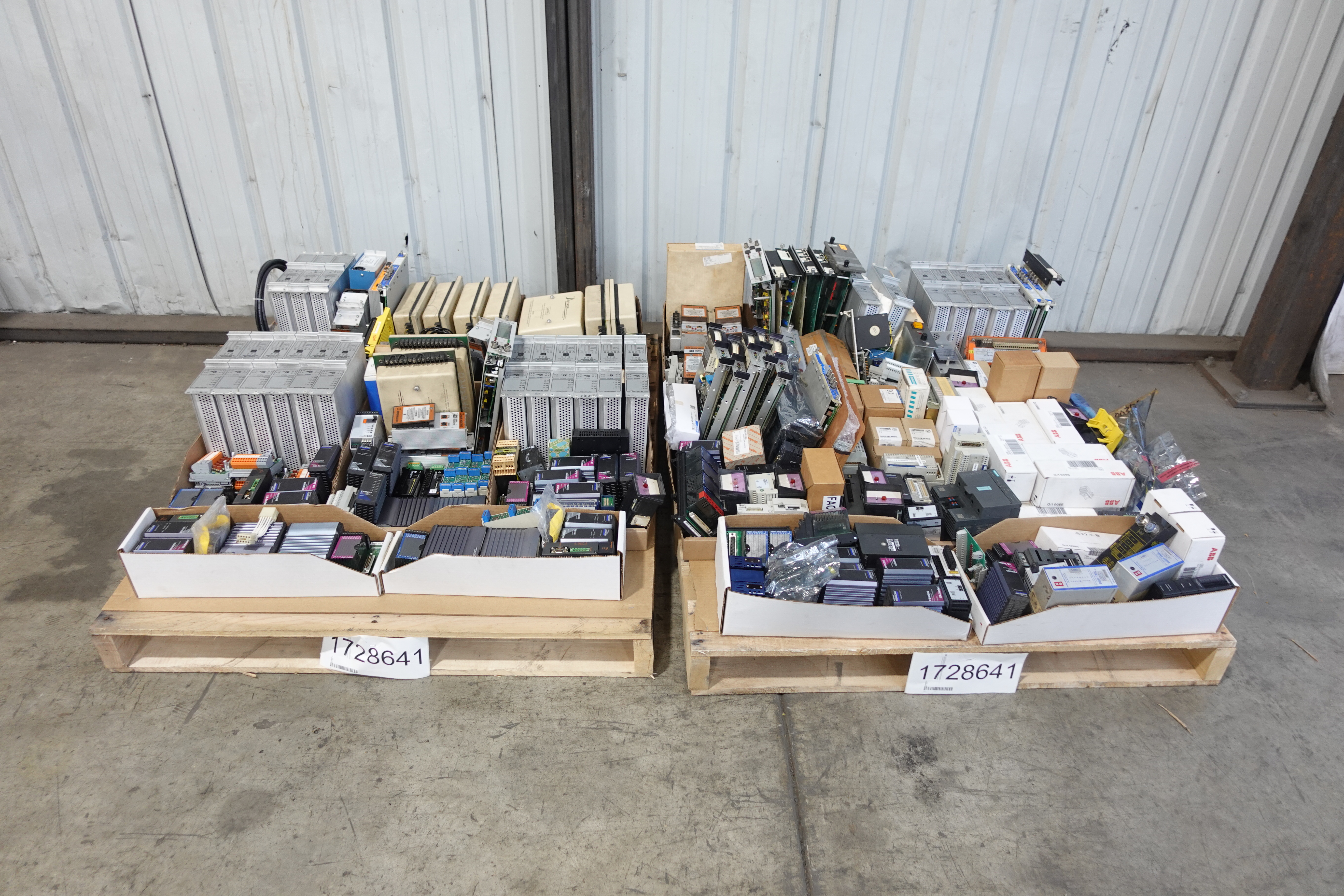 SKU 1728641 - 2 PALLETS OF ASSORTED MODULES For Sale | Aucto