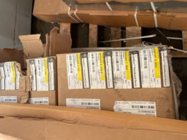 GE Panelboard Series Circuit Breakers and Front Kits for Power ...