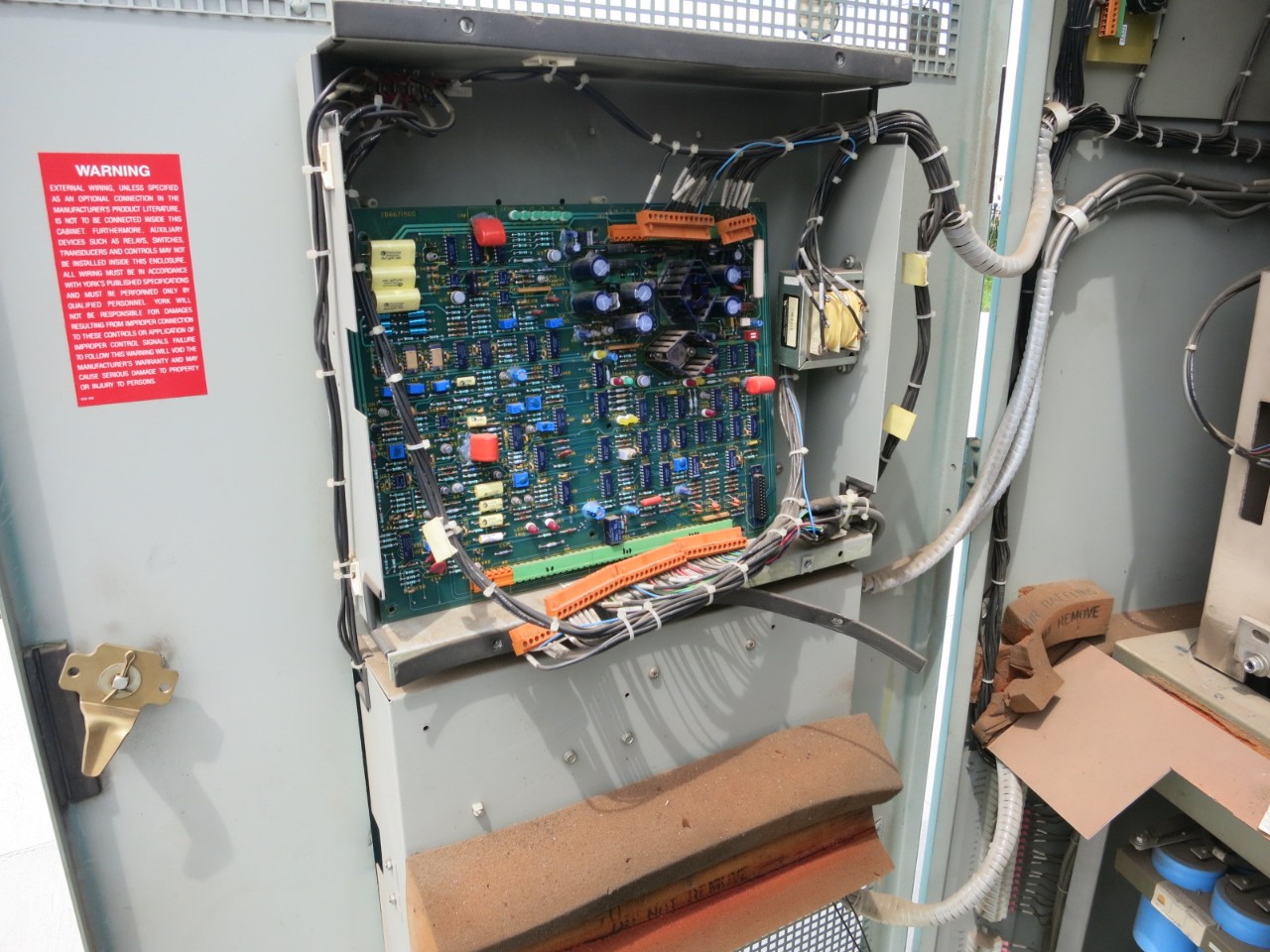 YORK TURBO LIQUID CHILLING SYSTEM MODEL# YT B2 C3 B2-CGDTM For Sale | Aucto