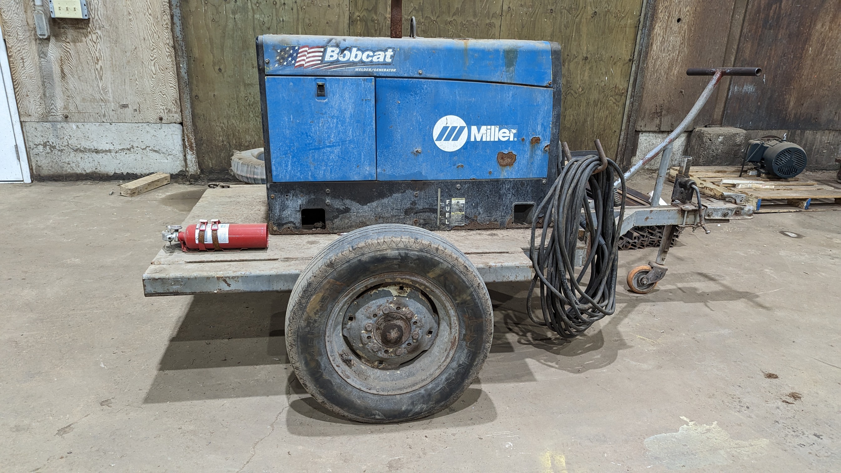 Miller Bobcat 250 AC/DC 11,000 Watt Welder Generator with Towable Cart ...