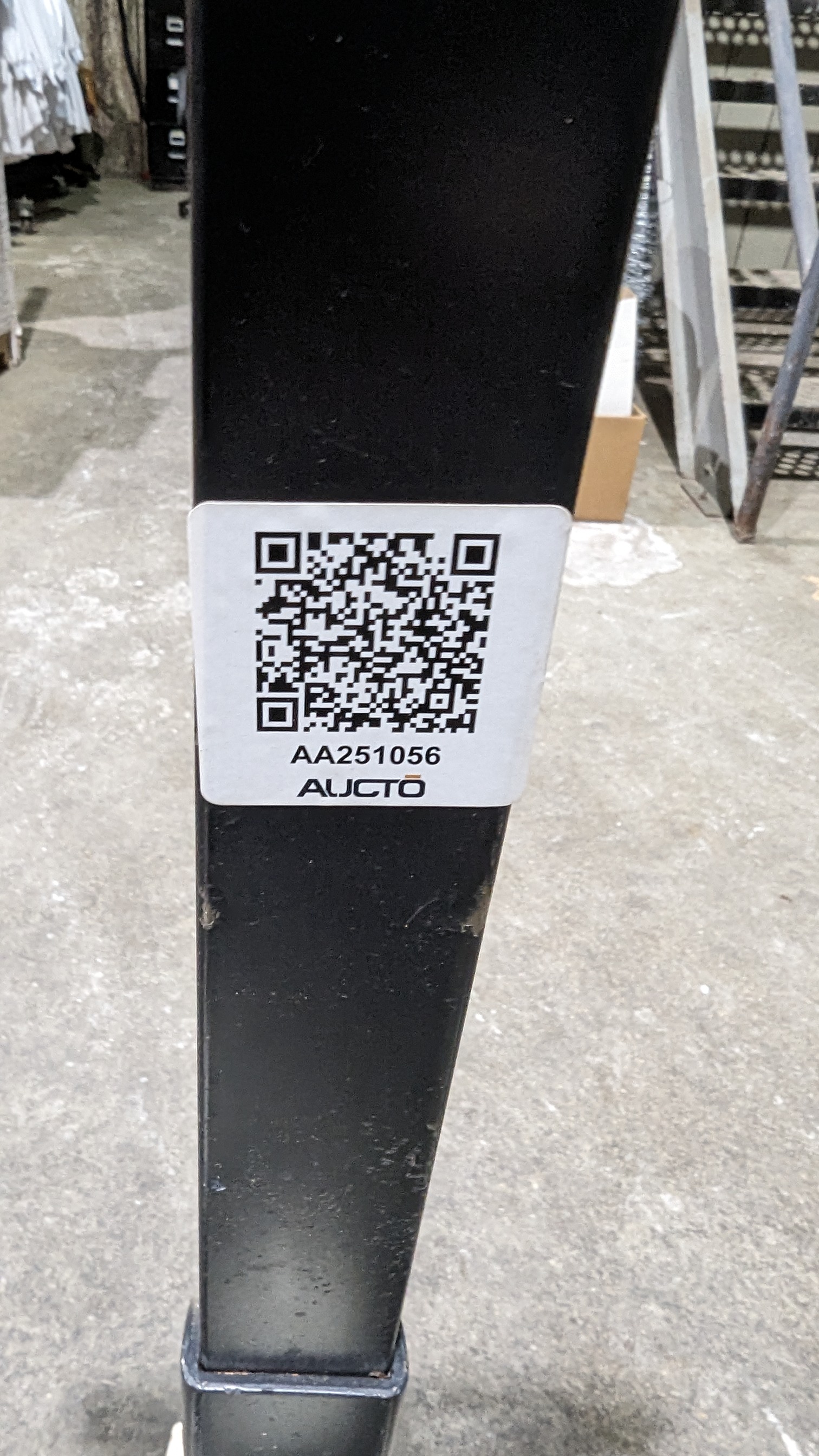 CROWN PTH50 5000 LB PALLET JACK