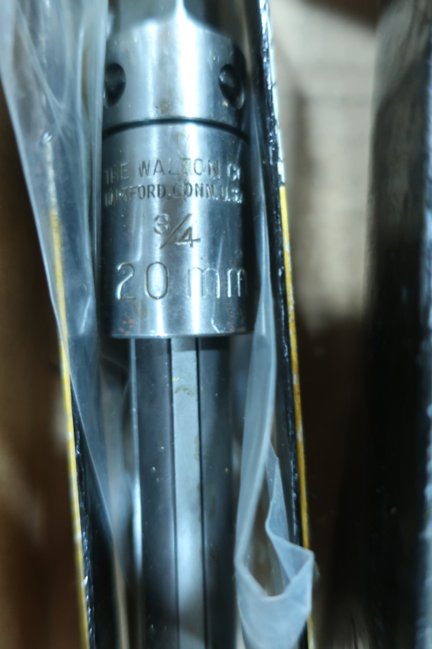 15 ASSORTED SIZE WALTON TAP EXTRACTORS. STYLE 4 FLUTE, SIZES (1' 1/2'in ...