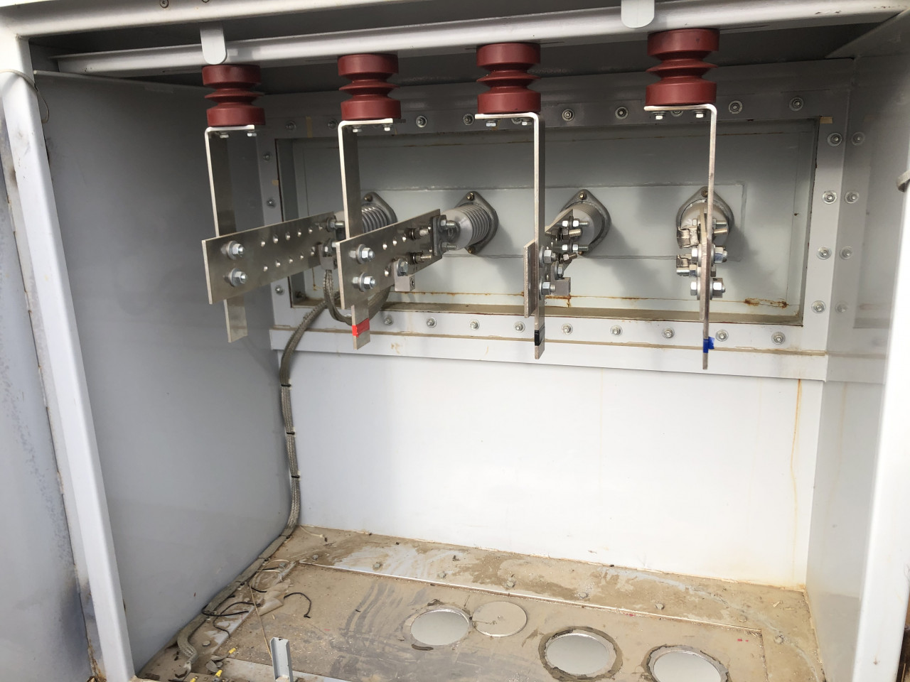 Cooper Power System 1500KVA 4160Y/2500V-AC Transformer