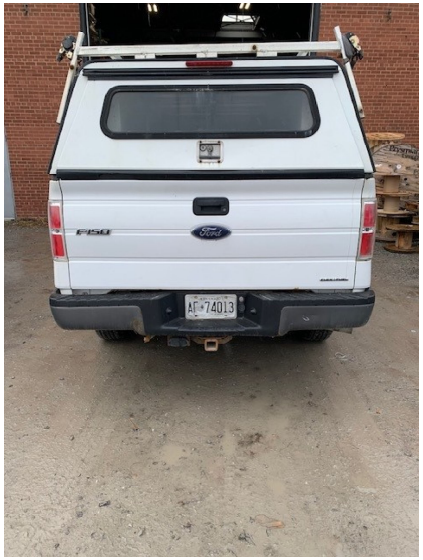 2014 FORD F150 XLT 4X2 REG. CAB SHORT BOX PICKUP TRUCK WITH TOPPER