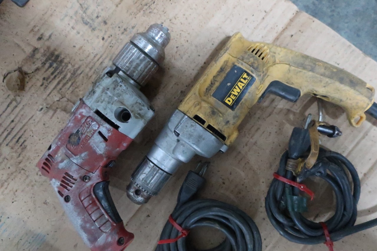 PALLET OF ASSORTED POWER TOOLS