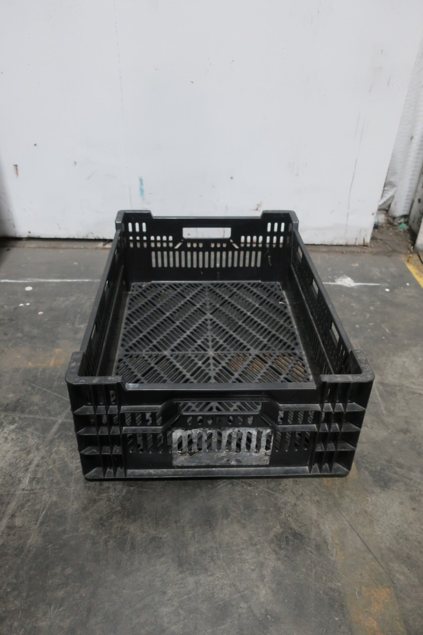 LOT OF 200 BLACK STORAGE TOTES For Sale | Aucto