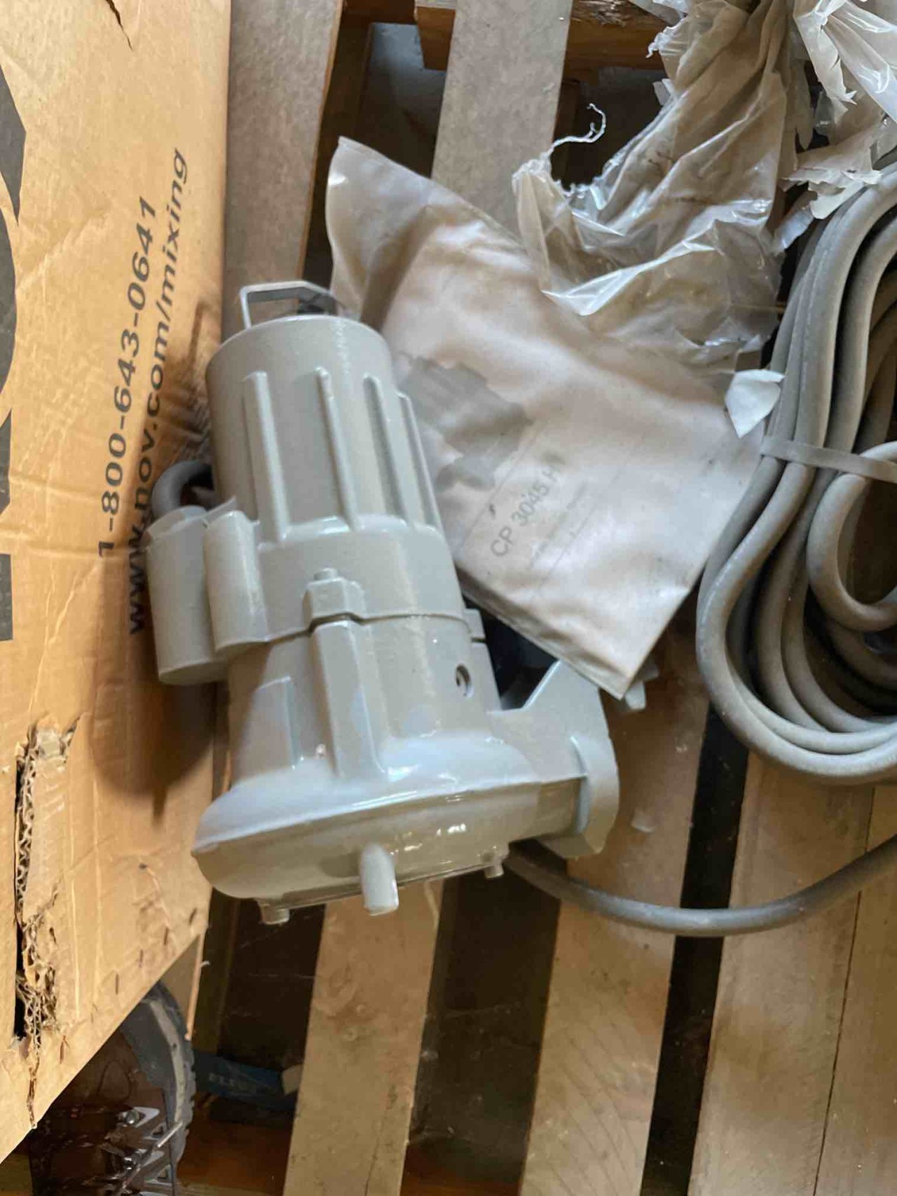 ASSORTED PALLET OF FLYGT PUMP & MOTOR ADAPTER