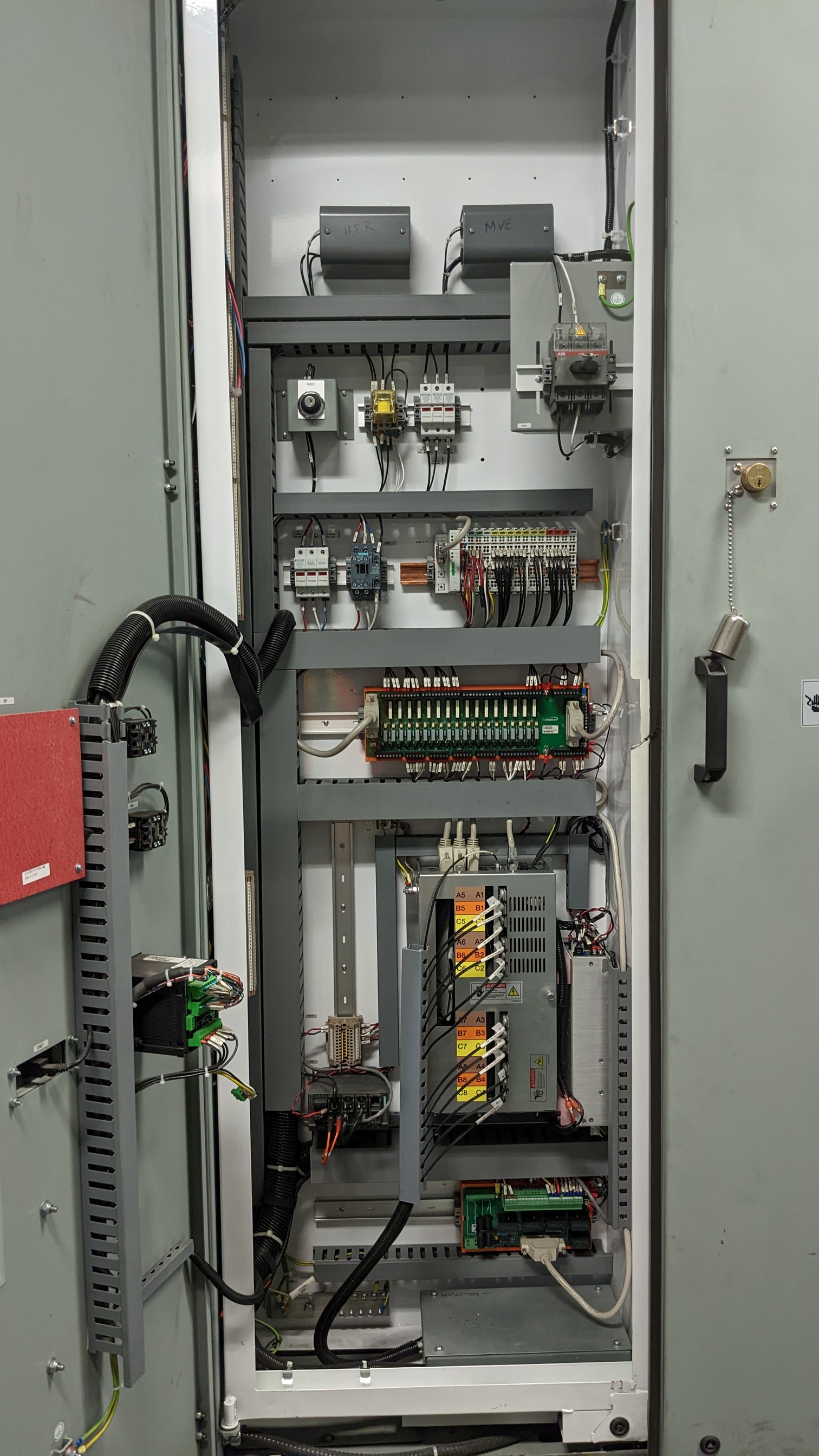 SIEMENS VFD 3 DOOR CONTROL CABINET