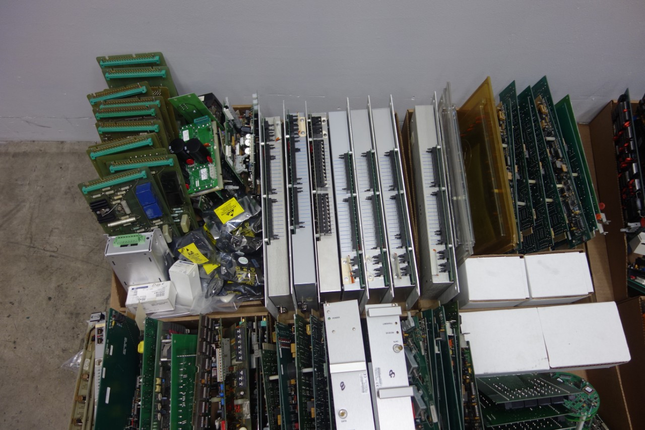 2 PALLETS OF ASSORTED PCB CIRCUIT BOARDS For Sale | Aucto