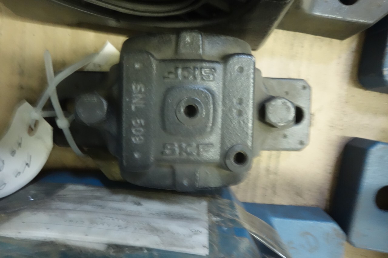 PALLET OF SKF SPLIT CASE PILLOW BLOCK BEARING HOUSINGS