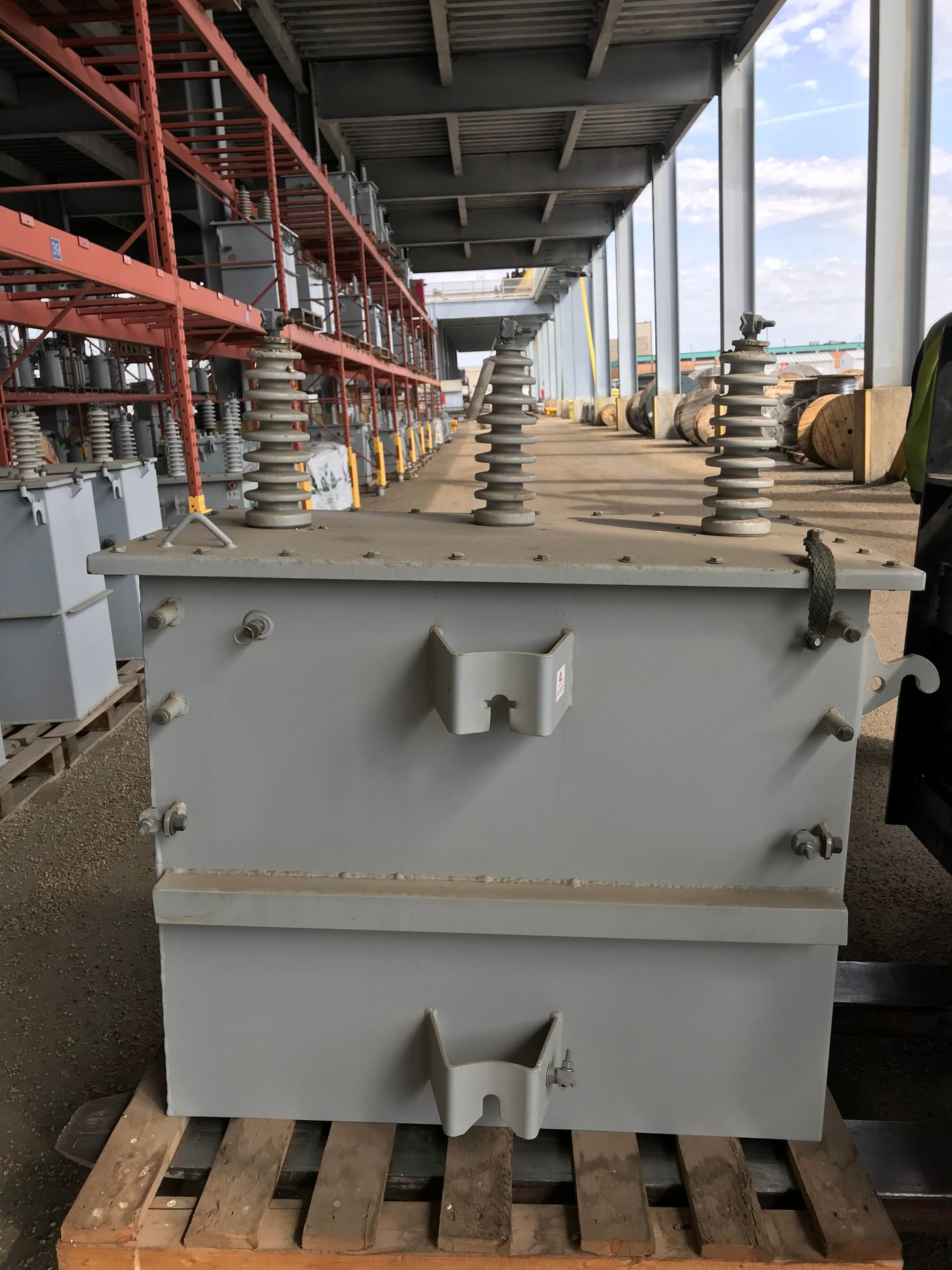 2014 Cam Tran 75TB 75KVA Aerial Distribution Transformer