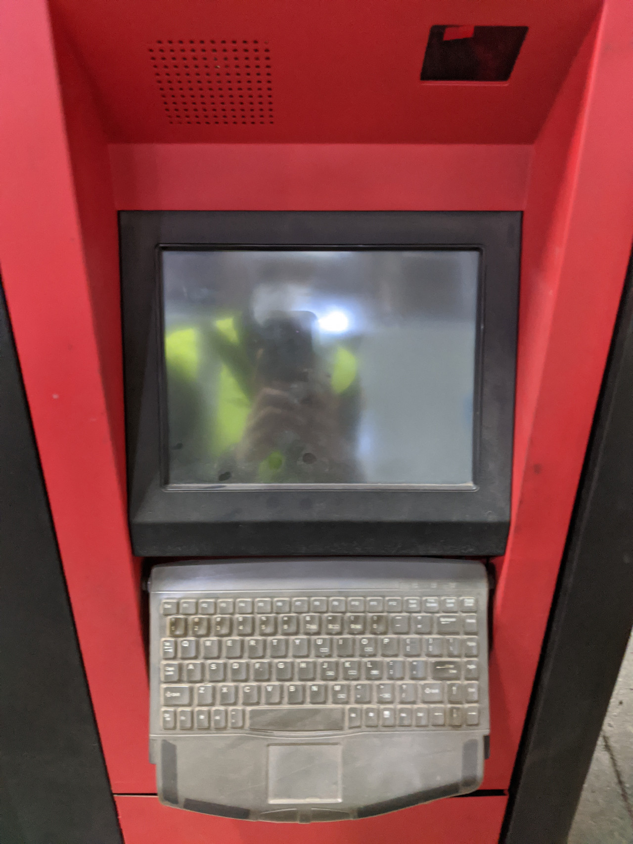 RoboCrib 2000 Model E Industrial Vending Machine For Sale | Aucto