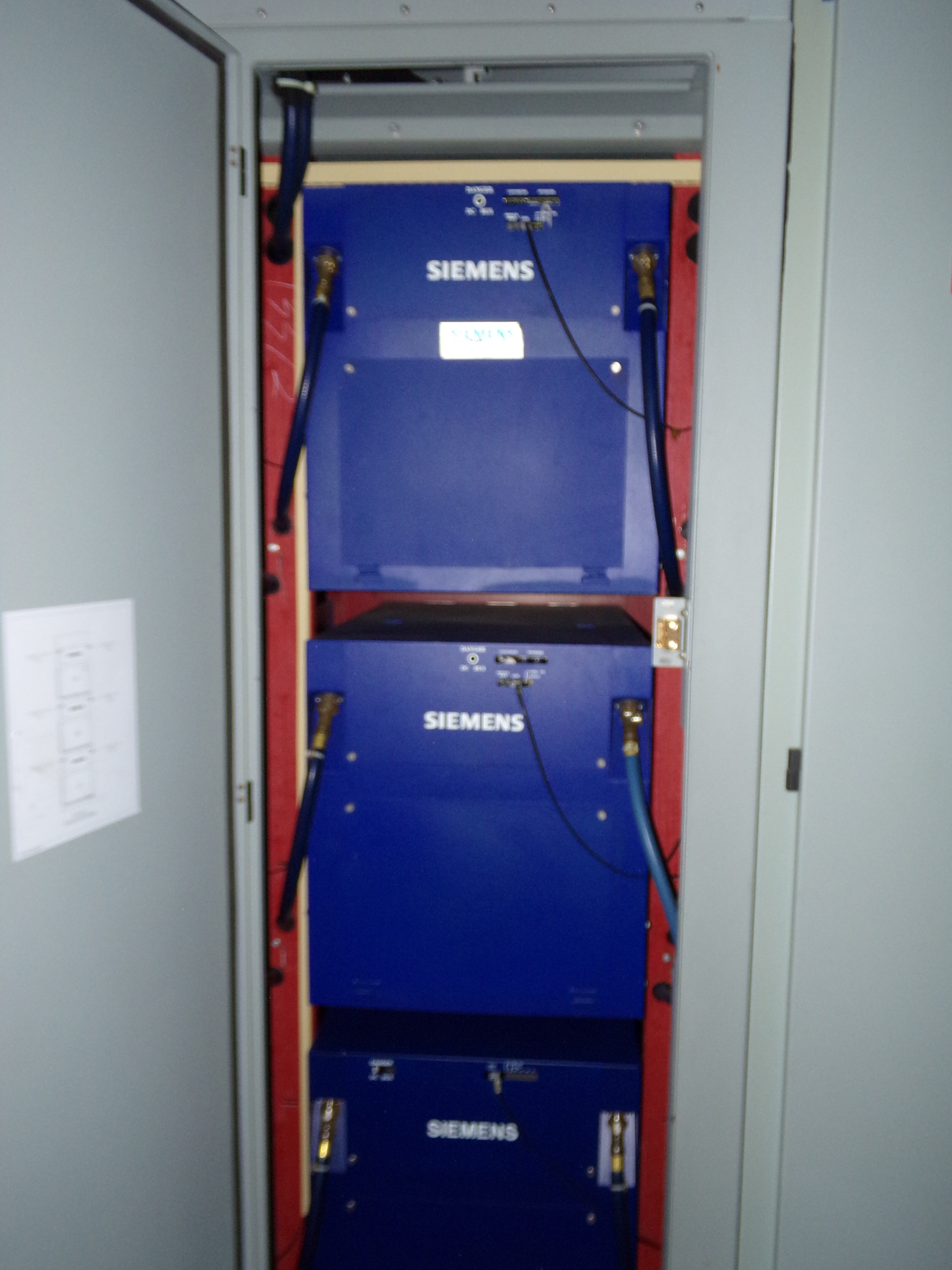 SIEMENS CELL CABINET #2N, 3 SECTIONS For Sale | Aucto
