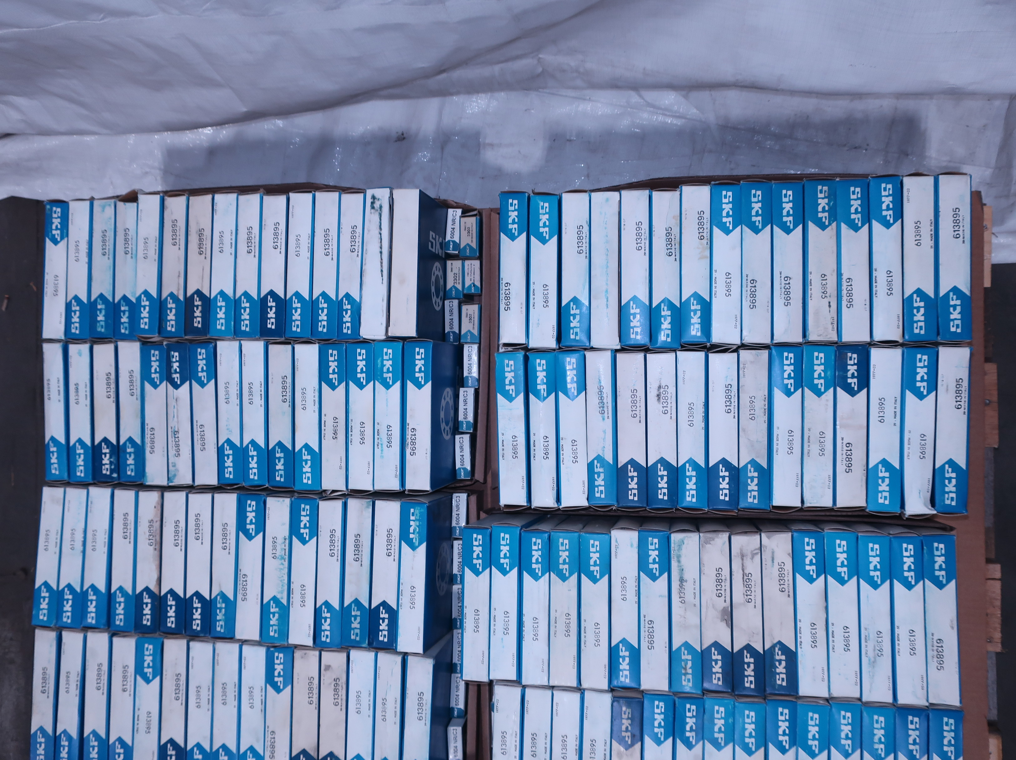 SKU 1726869 - PALLET OF ASSORTED SKF BALL BEARINGS For Sale | Aucto