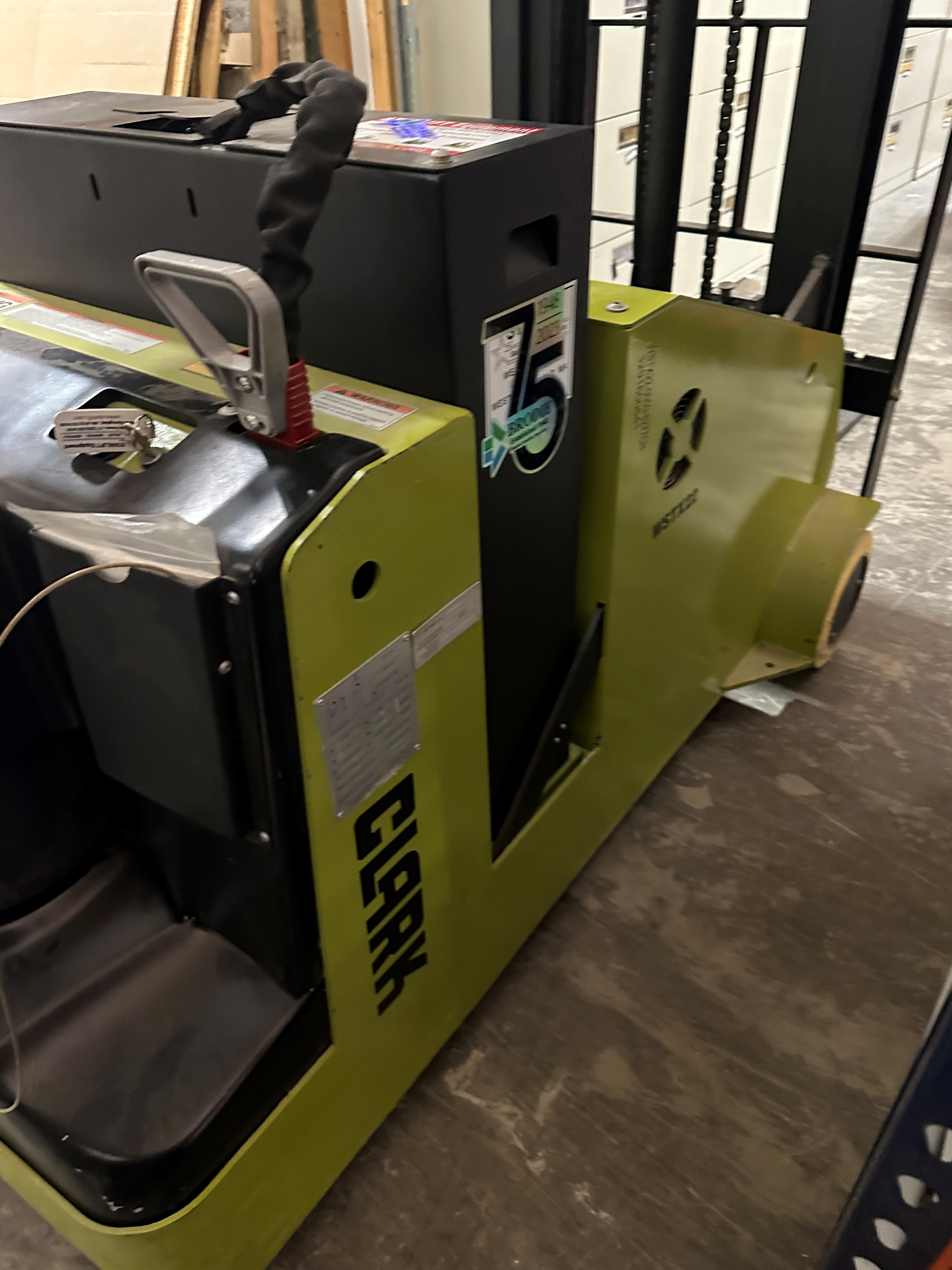 Clark WSTX22 Electric Counter-Balanced Stacker Lift For Sale | Aucto