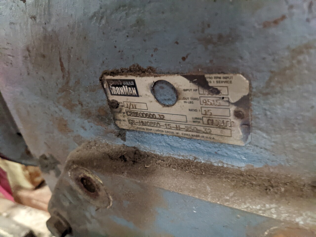 7 PALLETS OF ASSORTED AC MOTORS, SERVO MOTORS, REDUCERS, SIEMENS, WEG, LEESON (NEED REPAIRS)