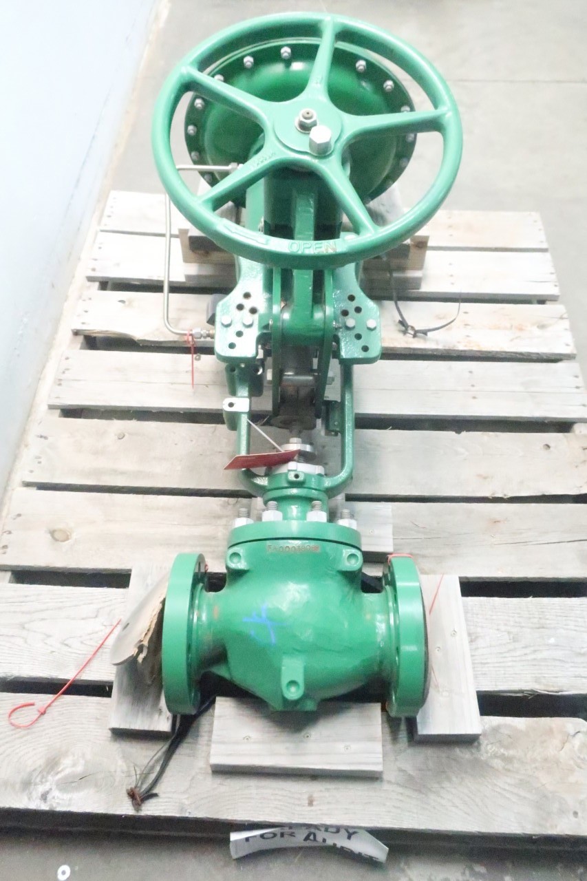 FISHER TYPE ET SIZE 45I 667 300 STEEL FLANGED 3IN CONTROL VALVE