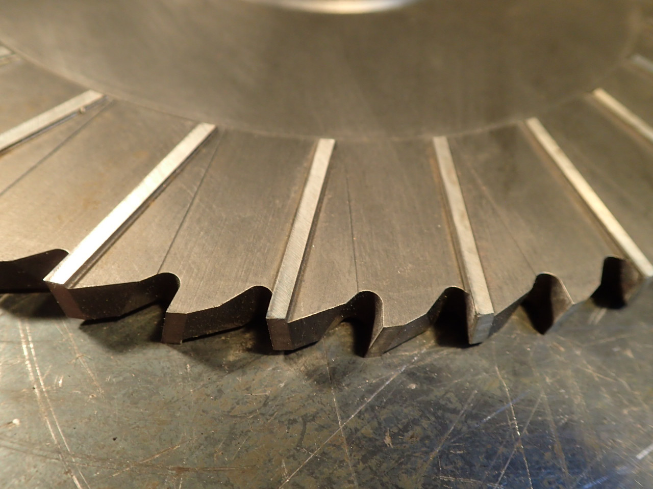 10" x 3/8" x 1-1/4" Arbor Hole Staggered Tooth Horizontal Mill Milling ...