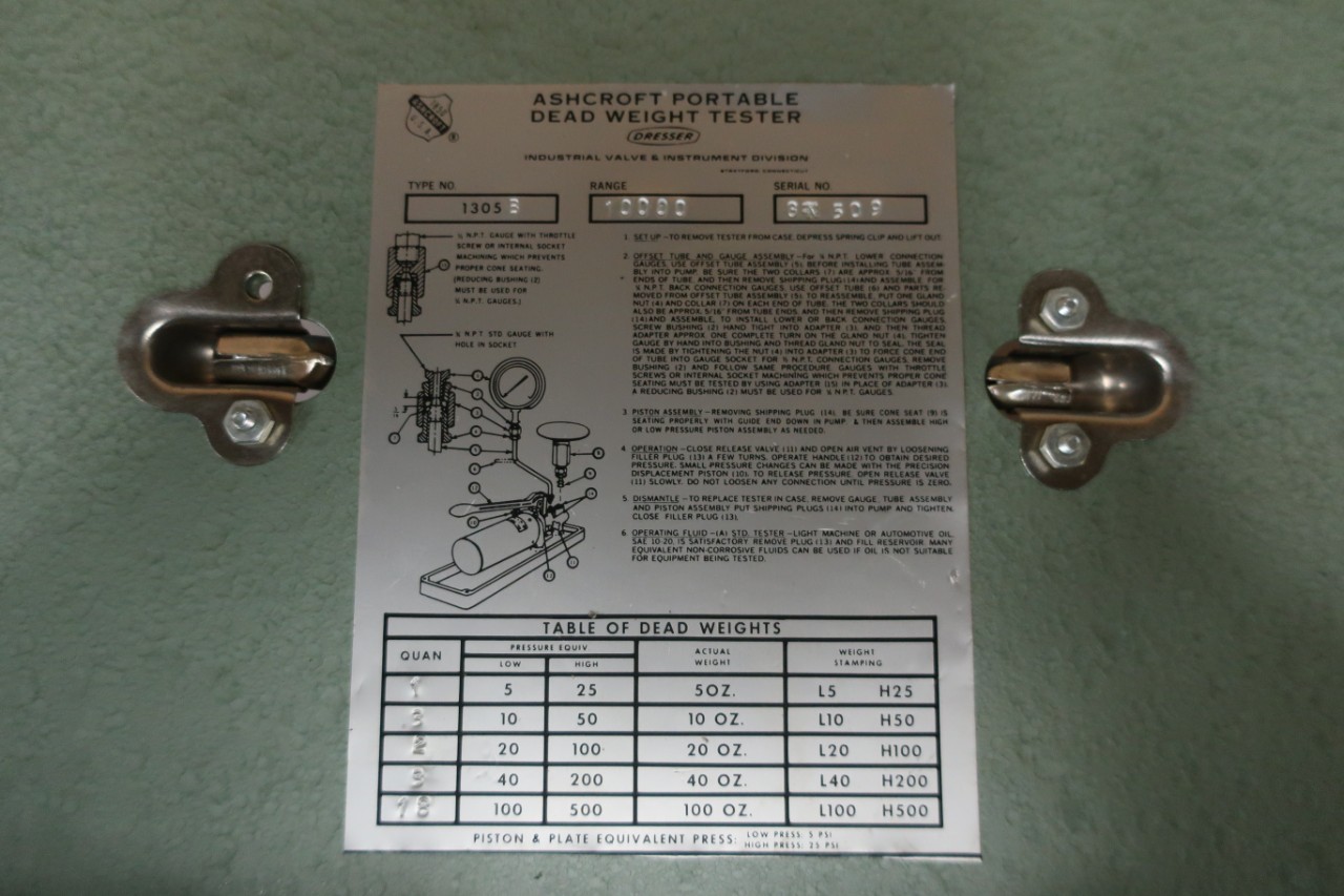 ASHCROFT 1305B PORTABLE DEAD WEIGHT TESTER W/ WEIGHTS