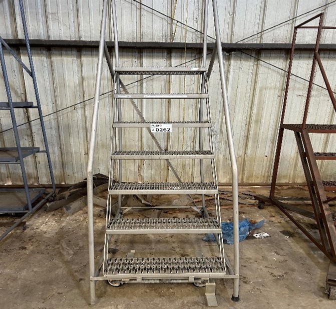 Cotterman 6' Roll Around Ladder