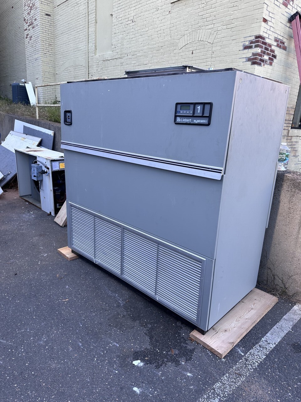 LIEBERT CDF165LA DATA CENTER AC CONDENSER & LIEBERT VH125AUDAEI DATA ...