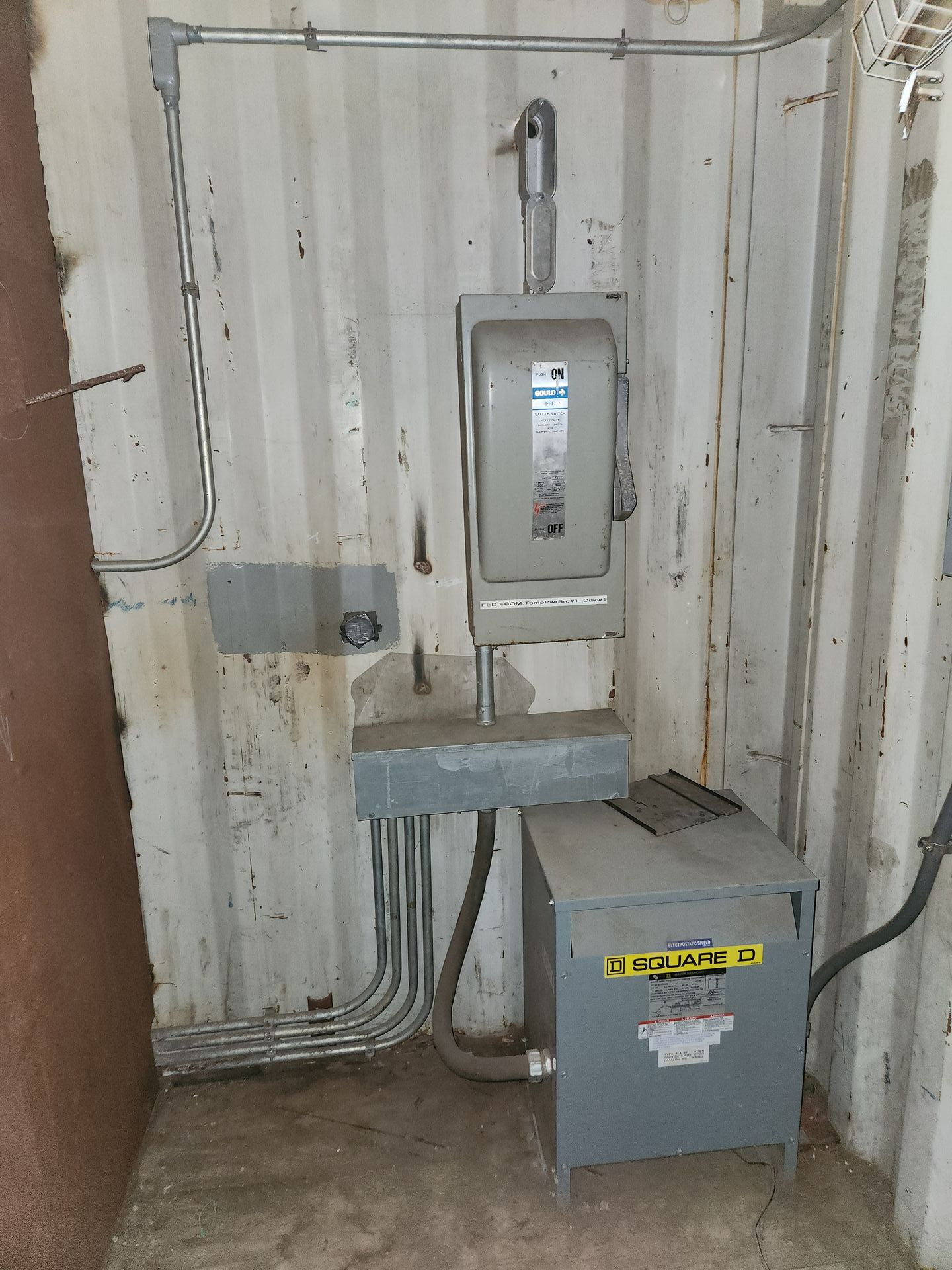 20' CONNEX WITH 4 WELD TEST BOOTHS For Sale | Aucto