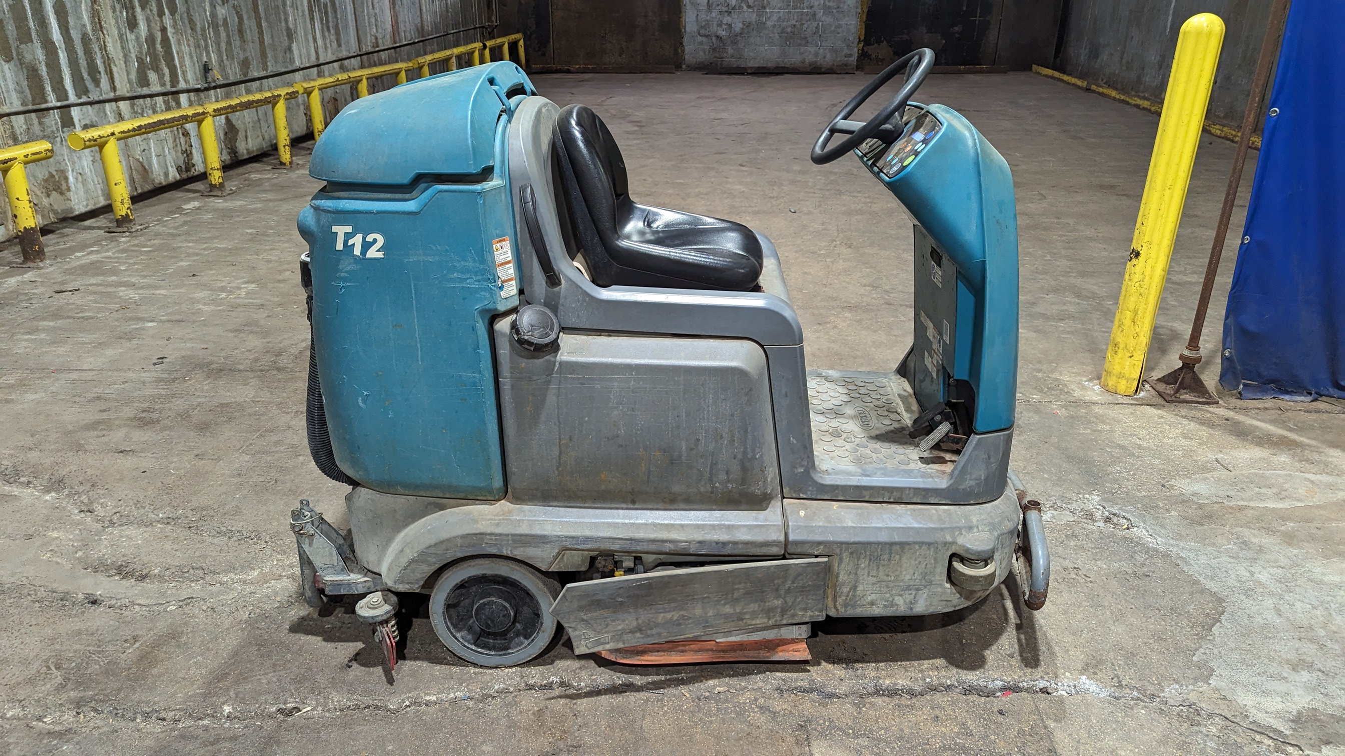 TENNANT T12 ELECTRIC FLOOR CLEANER For Sale | Aucto