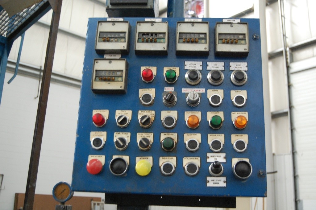 EXCELLO MICROMATIC VERTICAL HONE For Sale | Aucto