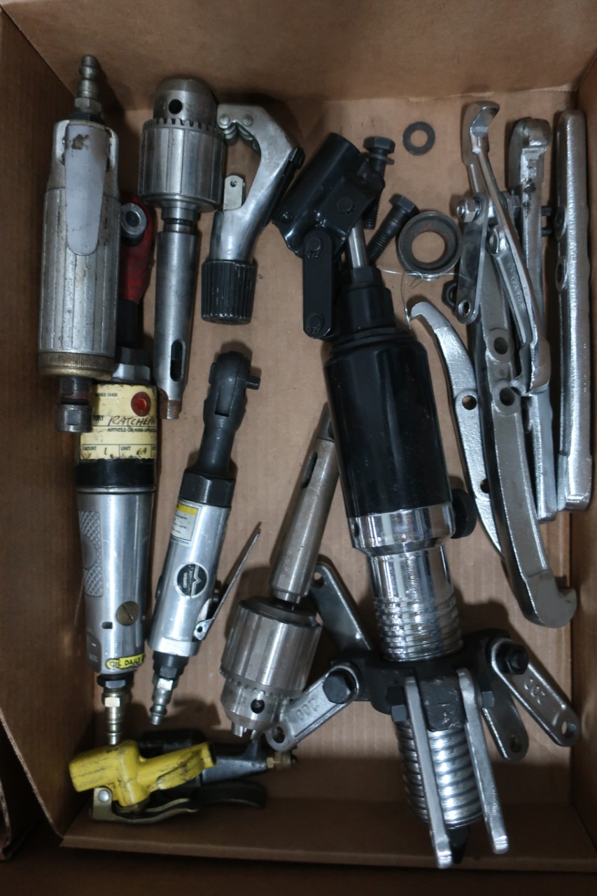 PALLET OF ASSORTED HAND TOOLS, PARTS AND ACCESSORIES For Sale | Aucto