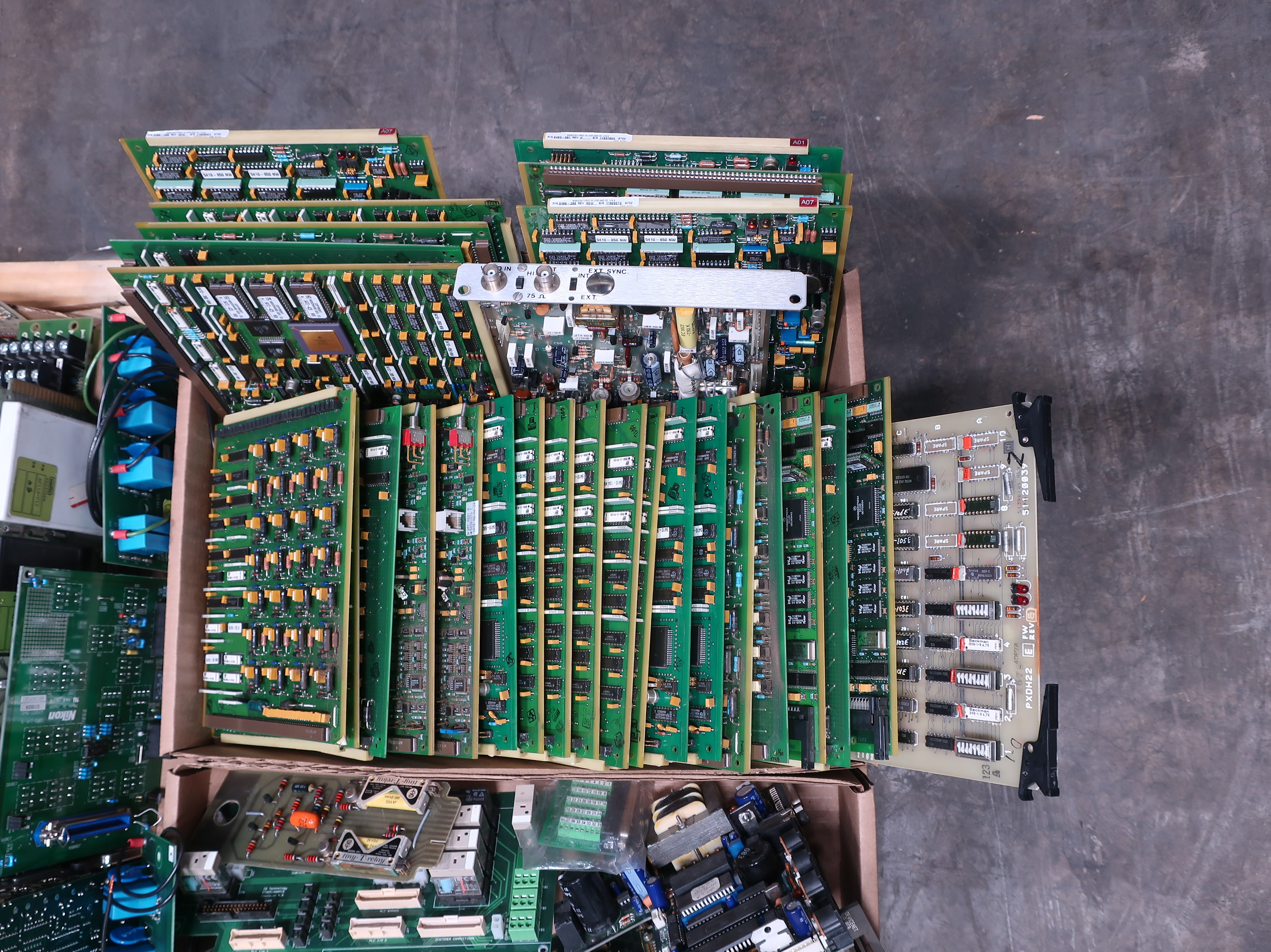 SKU 1724748 - PALLET OF ASSORTED PBC BOARDS For Sale | Aucto