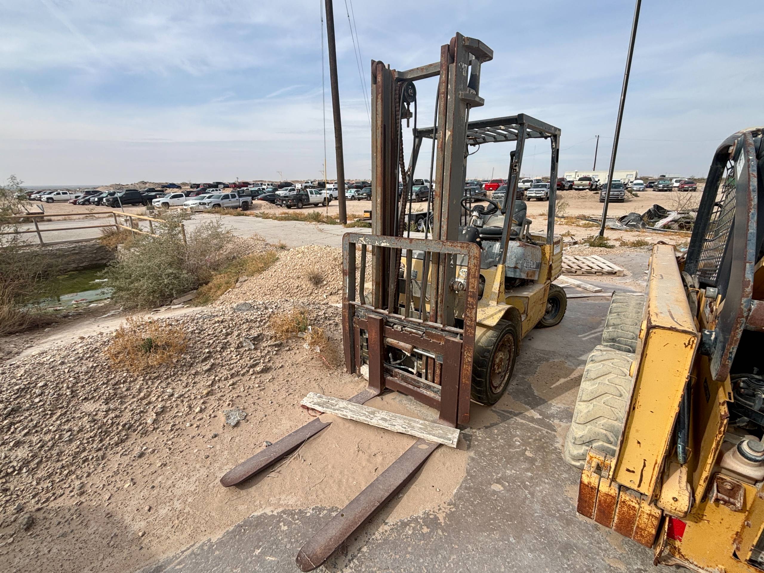 CATERPILLAR DP30 SIT-DOWN FORKLIFT For Sale | Aucto