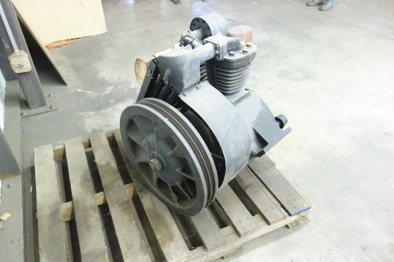 INGERSOLL-RAND MODEL 3000 COMPRESSOR