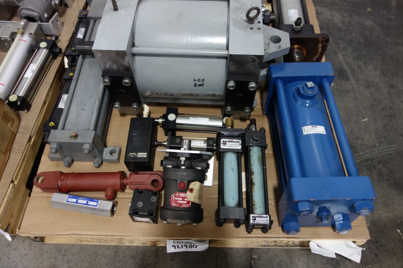 2 PALLETS OF ASSORTED HYDRAULIC REPLACEMENT PARTS