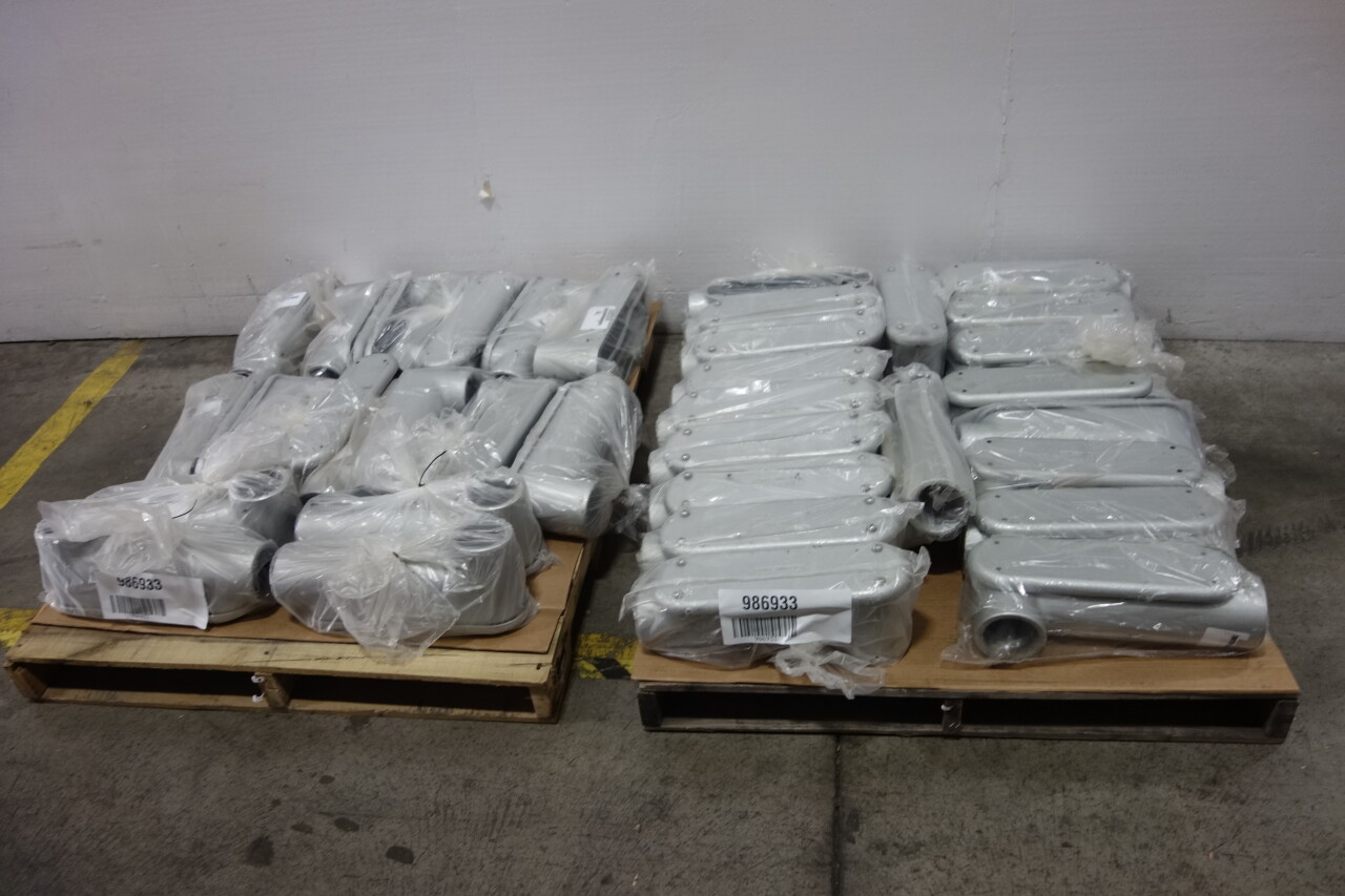 2 PALLETS OF CROUSE HINDS CONDUIT BODY OUTLET CONDULET WITH COVER AND ...