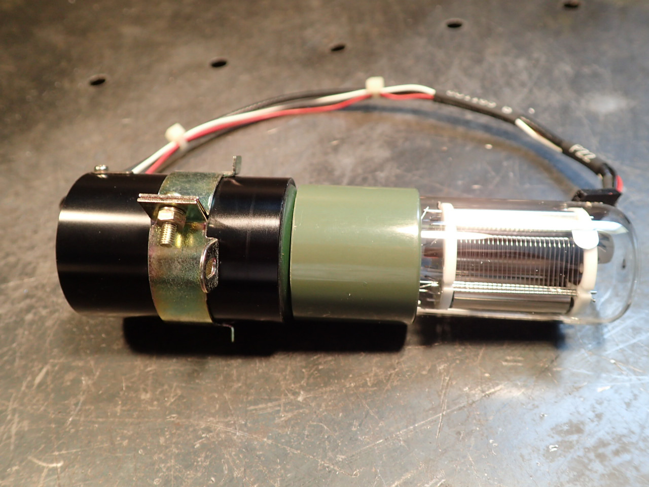 Hamamatsu R928 Photomultiplier Tube with 11-Pin Socket Base For Sale ...