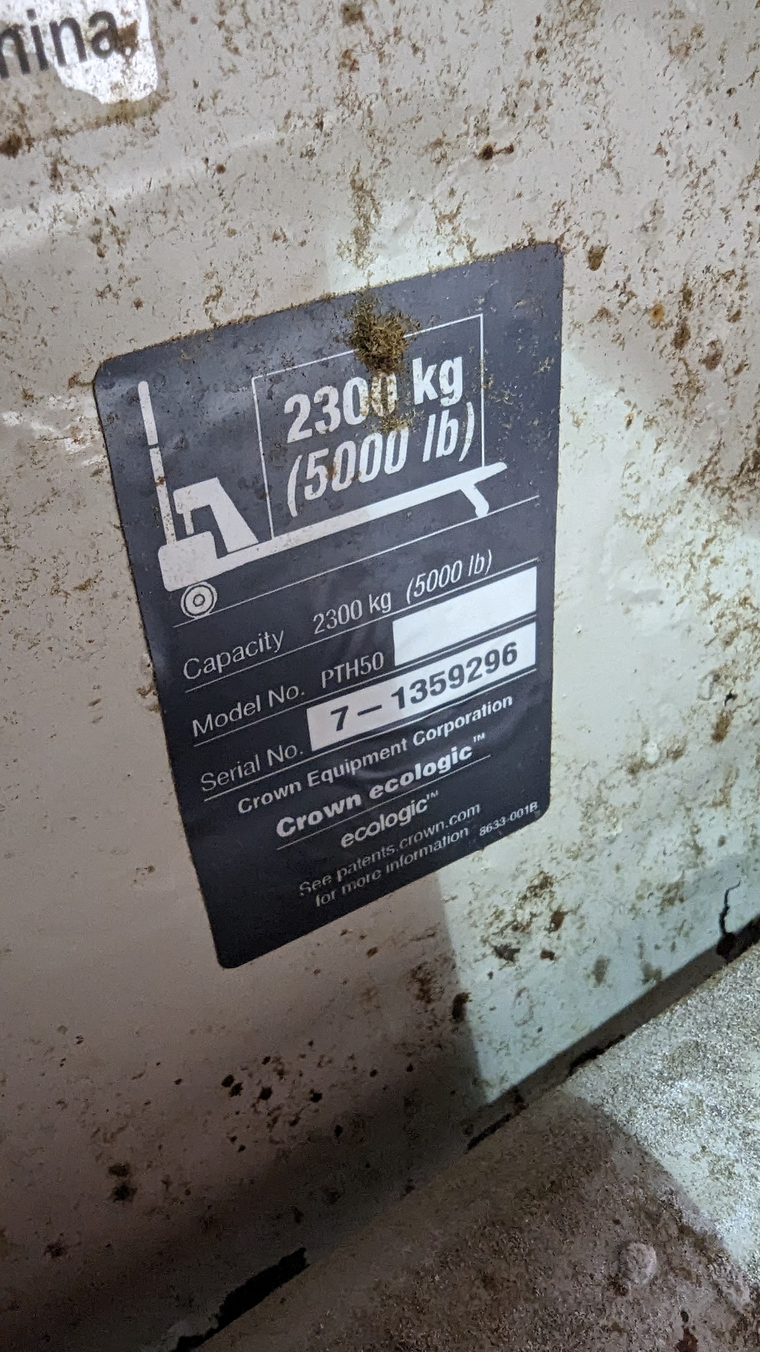 CROWN PTH50 5000 LB PALLET JACK