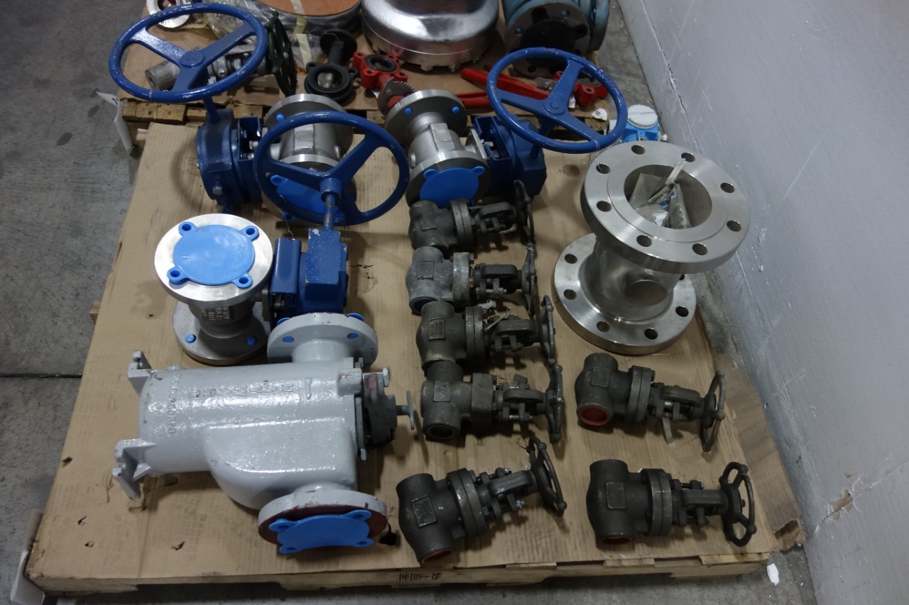 2 PALLETS OF ASSORTED VALVES AND VALVE ACCESSORIES