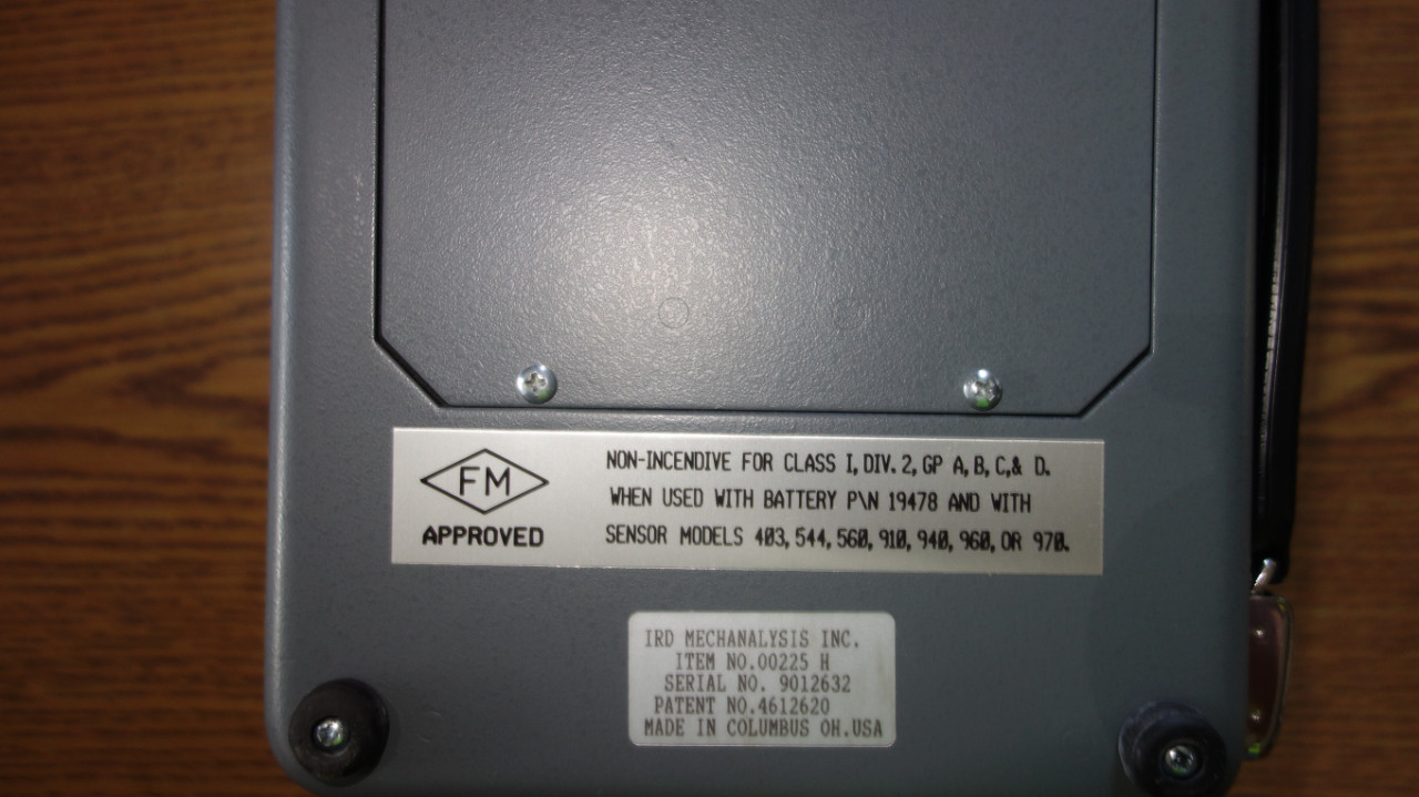 IRD 19697 VIBRATION ACCELEROMETER W/ 890 ANALYZER