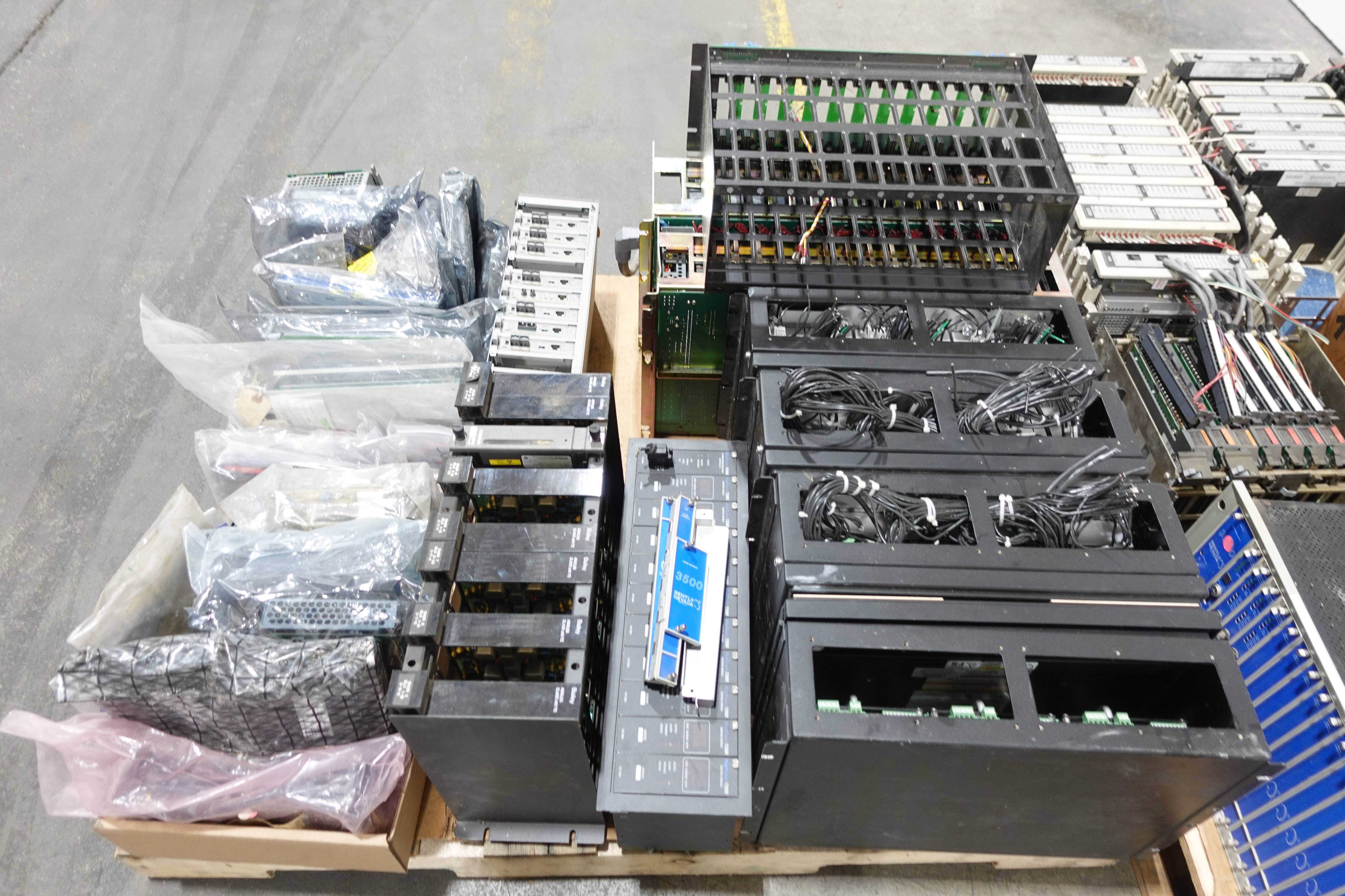 3 PALLETS OF ASSORTED CHASSIS AND MODULES For Sale | Aucto