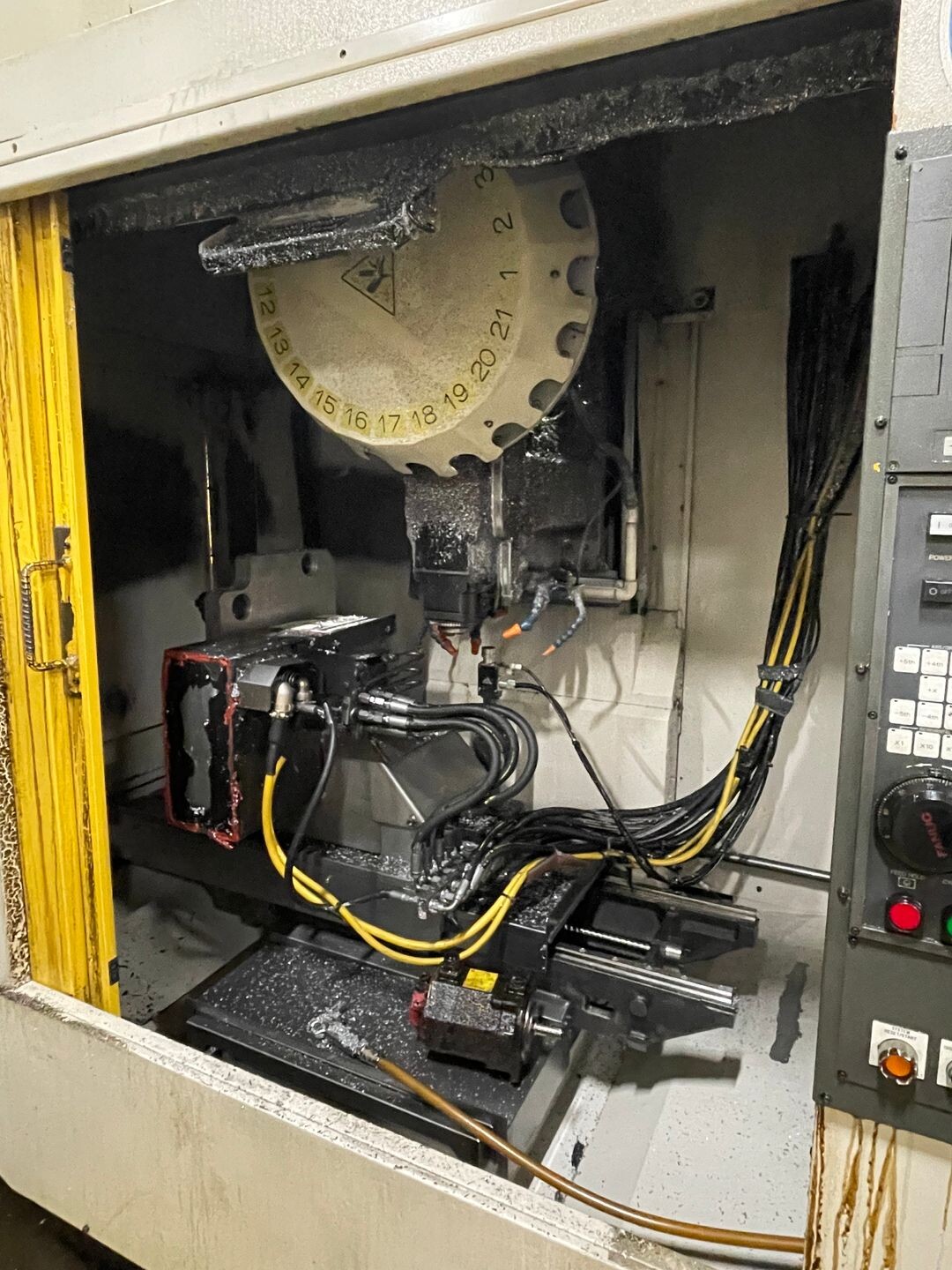 2015 Fanuc Robodrill D21L iA5 CNC Mill