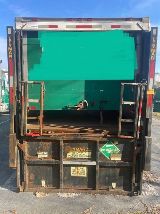 2005 Kenworth T300 Box Van