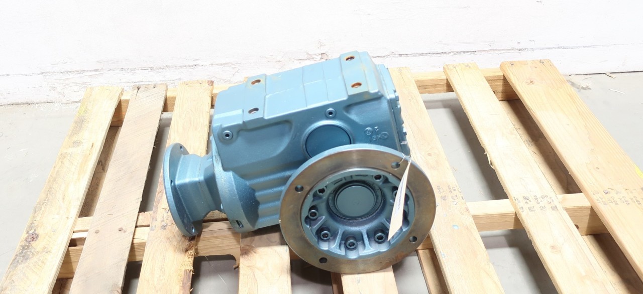 SEW EURODRIVE KAF77AM145 RIGHT ANGLE GEAR REDUCER 78.07:1 For Sale | Aucto