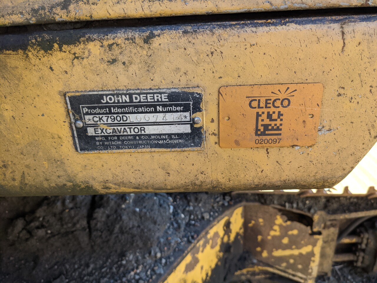 John Deere 790D Excavator