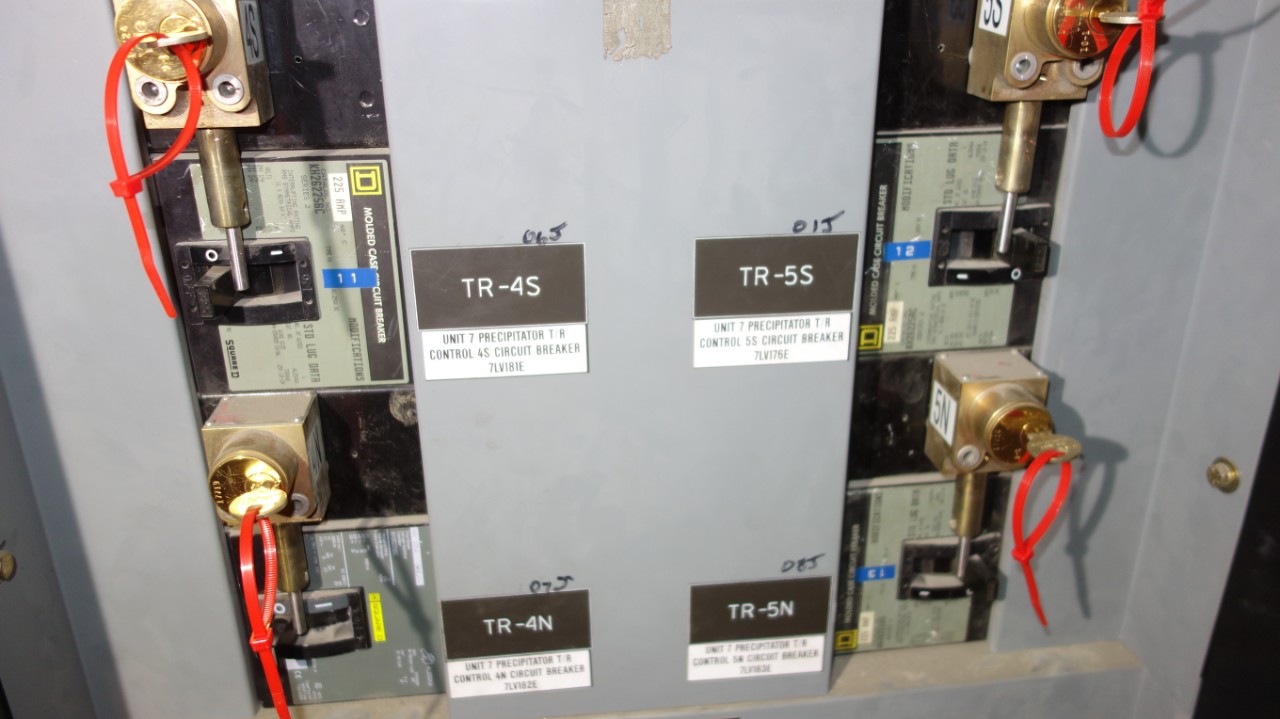 SQUARE D 3691-8M 800A 600V-AC I-LINE PANELBOARD CABINET W/ 13 BREAKERS