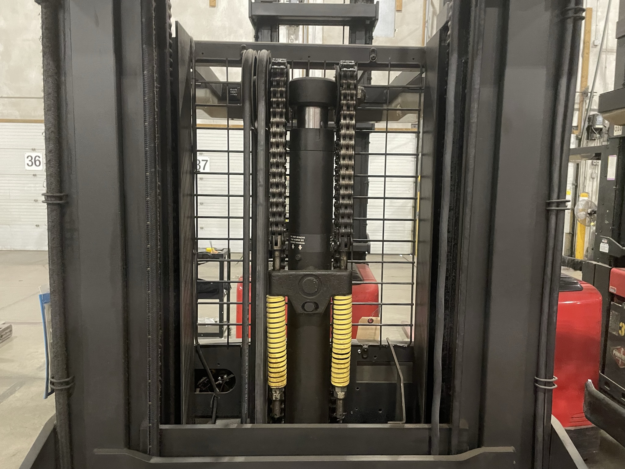 2008 RAYMOND 560-OPC30TT ORDER PICKER