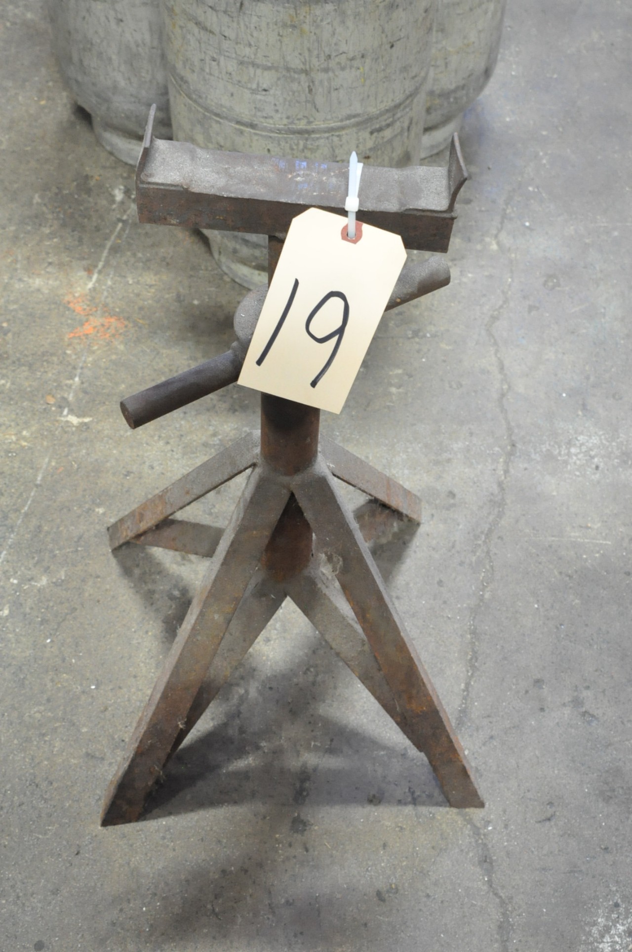 Adjustable Height Steel Stock Stand For Sale | Aucto